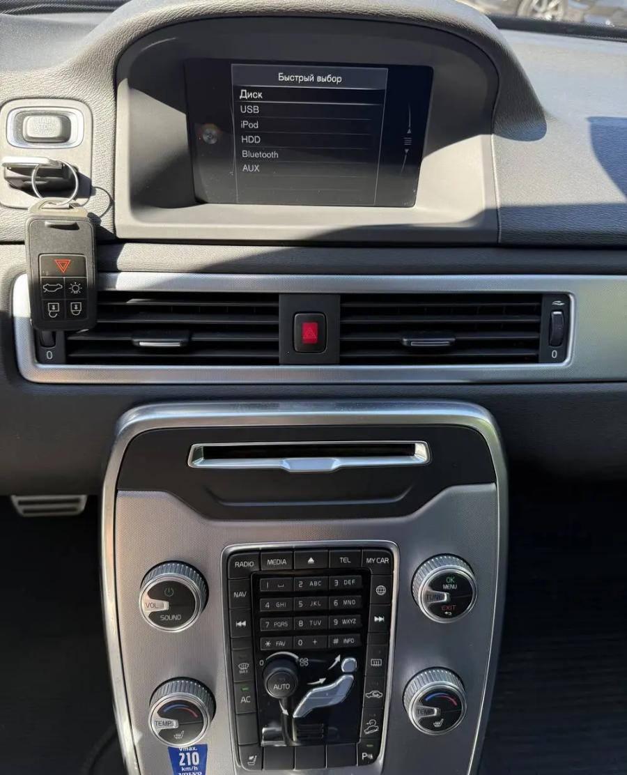 Melns Volvo XC70 2015 Rīga, ar dzinēja tilpumu 2.40 L un nobraukumu 239 tūkst. km par 13500 €, foto 12 vietnē AUTOMOTO.COM.LV