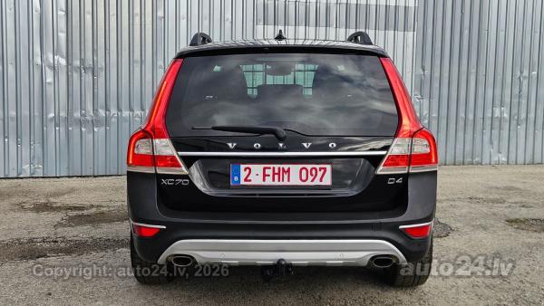 Black Volvo XC70 2015 in Tallinn, with an engine capacity of 2.00 L and mileage of 228 thousand km for 11490 €, photo 8 on AUTOMOTO.COM.LV