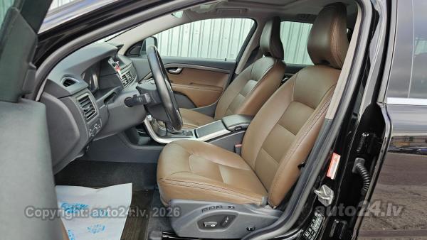 Black Volvo XC70 2015 in Tallinn, with an engine capacity of 2.00 L and mileage of 228 thousand km for 11490 €, photo 9 on AUTOMOTO.COM.LV