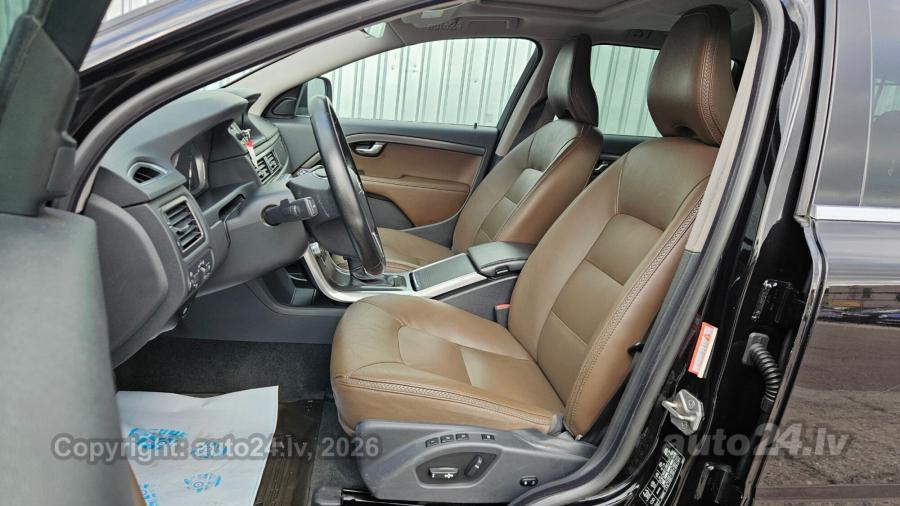 Melns Volvo XC70 2015 Tallina, ar dzinēja tilpumu 2.00 L un nobraukumu 228 tūkst. km par 11490 €, foto 10 vietnē AUTOMOTO.COM.LV