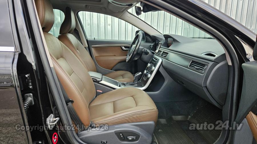 Melns Volvo XC70 2015 Tallina, ar dzinēja tilpumu 2.00 L un nobraukumu 228 tūkst. km par 11490 €, foto 12 vietnē AUTOMOTO.COM.LV