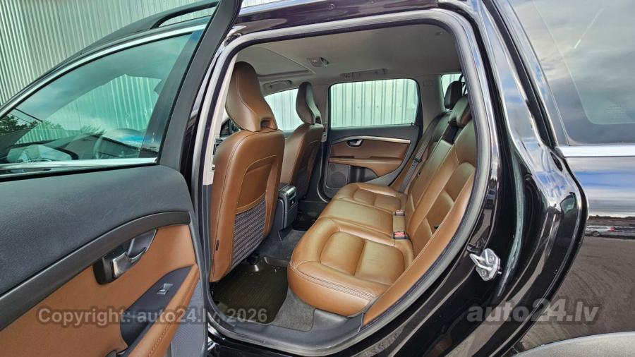 Melns Volvo XC70 2015 Tallina, ar dzinēja tilpumu 2.00 L un nobraukumu 228 tūkst. km par 11490 €, foto 14 vietnē AUTOMOTO.COM.LV