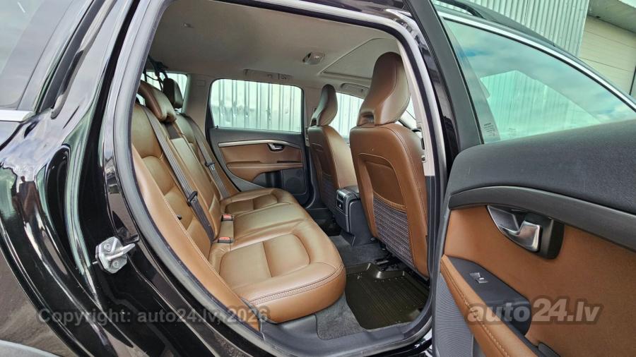 Melns Volvo XC70 2015 Tallina, ar dzinēja tilpumu 2.00 L un nobraukumu 228 tūkst. km par 11490 €, foto 15 vietnē AUTOMOTO.COM.LV