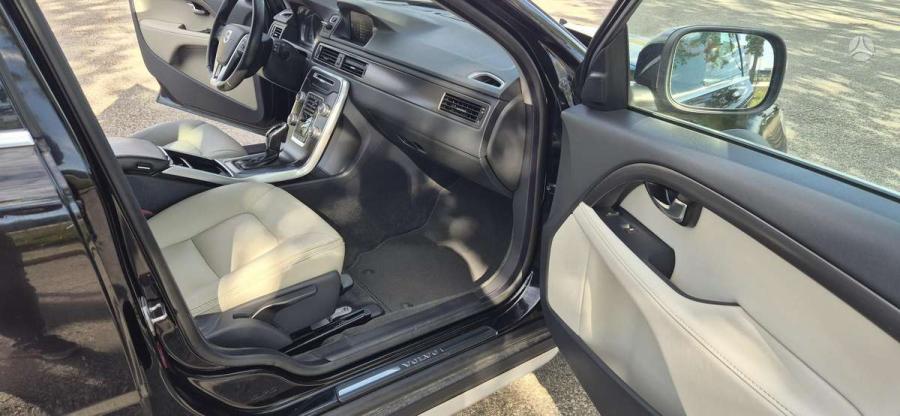 Melns Volvo XC70 2015 Marijampole, ar dzinēja tilpumu 1.97 L un nobraukumu 268 tūkst. km par 8950 €, foto 21 vietnē AUTOMOTO.COM.LV