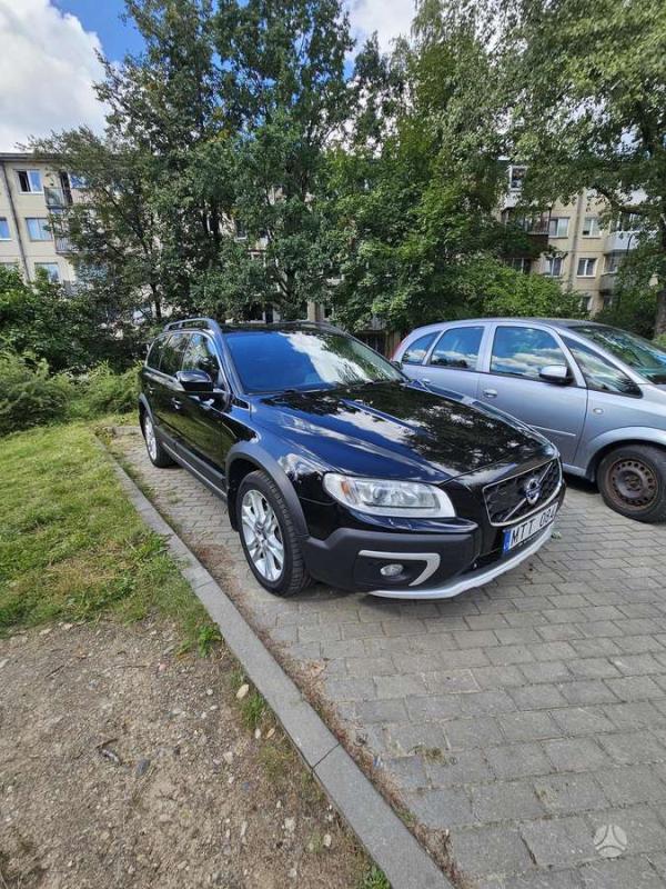 Черный Вольво ХС70 2015 в Вильнюс, объемом двигателя 2.40 л и пробегом 251 тыс. км за 14500 €, фото 1 на AUTOMOTO.COM.LV