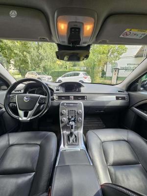 Black Volvo XC70 2015 in Vilnius, with an engine capacity of 2.40 L and mileage of 251 thousand km for 14500 €, photo 14 on AUTOMOTO.COM.LV