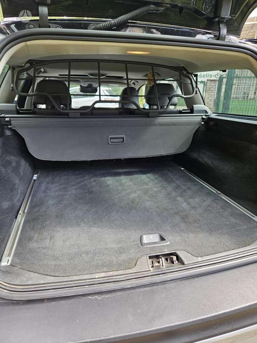 Black Volvo XC70 2015 in Vilnius, with an engine capacity of 2.40 L and mileage of 251 thousand km for 14500 €, photo 17 on AUTOMOTO.COM.LV