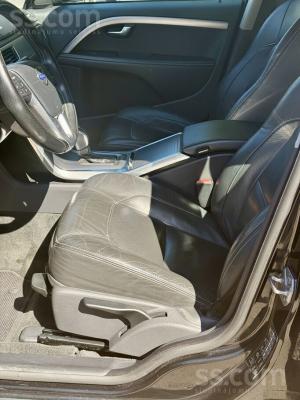 Melns Volvo XC70 2015 Rīga, ar dzinēja tilpumu 2.40 L un nobraukumu 0 tūkst. km par 12500 €, foto 6 vietnē AUTOMOTO.COM.LV