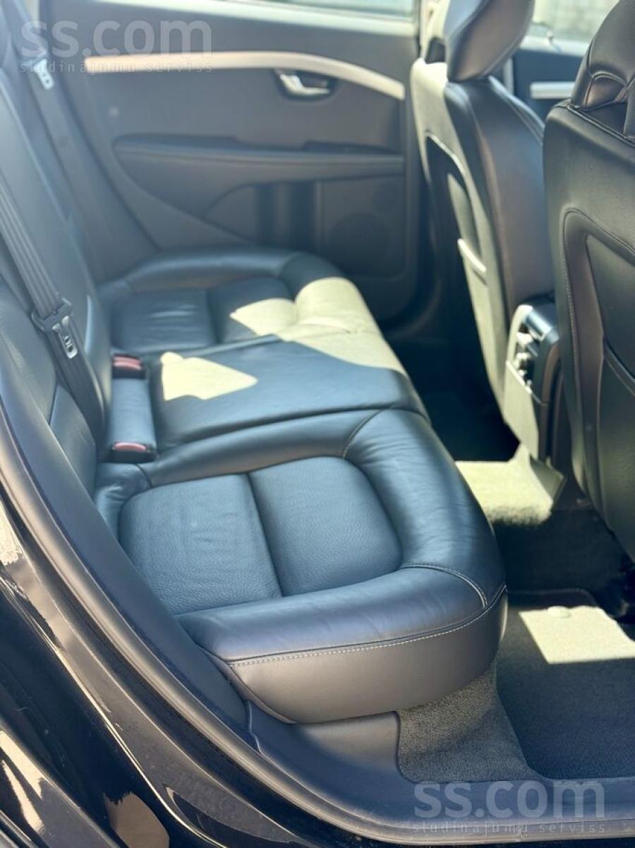 Melns Volvo XC70 2015 Rīga, ar dzinēja tilpumu 2.40 L un nobraukumu 0 tūkst. km par 12500 €, foto 8 vietnē AUTOMOTO.COM.LV