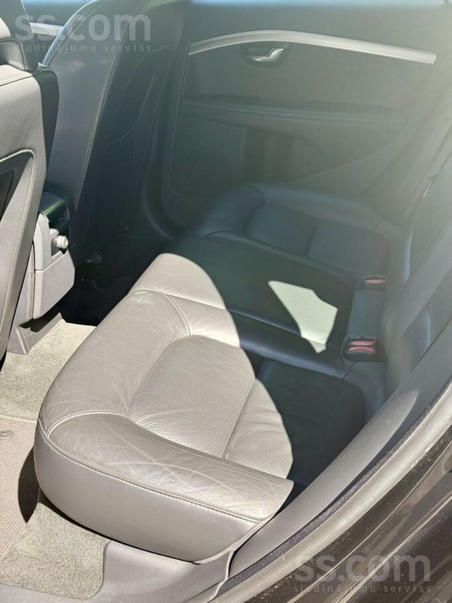 Melns Volvo XC70 2015 Rīga, ar dzinēja tilpumu 2.40 L un nobraukumu 0 tūkst. km par 12500 €, foto 9 vietnē AUTOMOTO.COM.LV