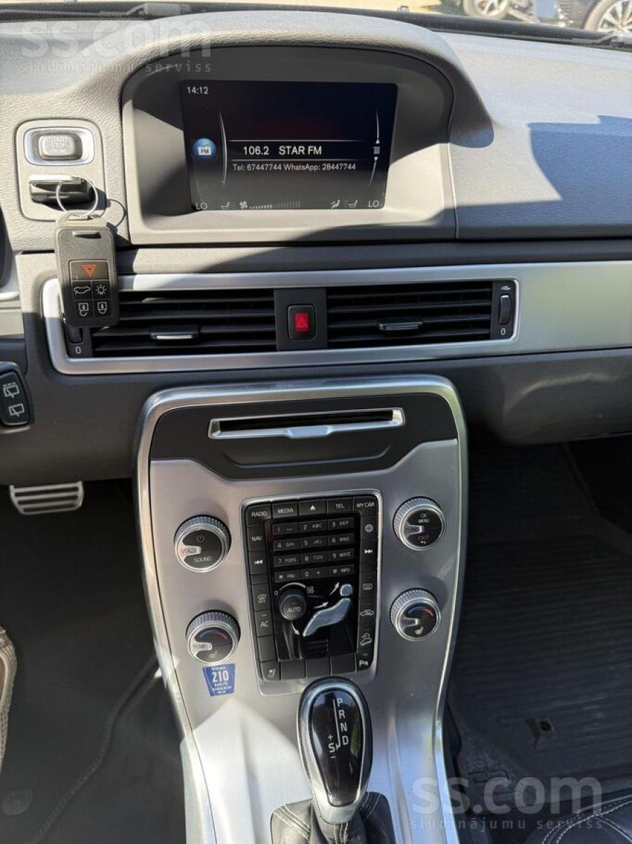 Melns Volvo XC70 2015 Rīga, ar dzinēja tilpumu 2.40 L un nobraukumu 0 tūkst. km par 12500 €, foto 11 vietnē AUTOMOTO.COM.LV