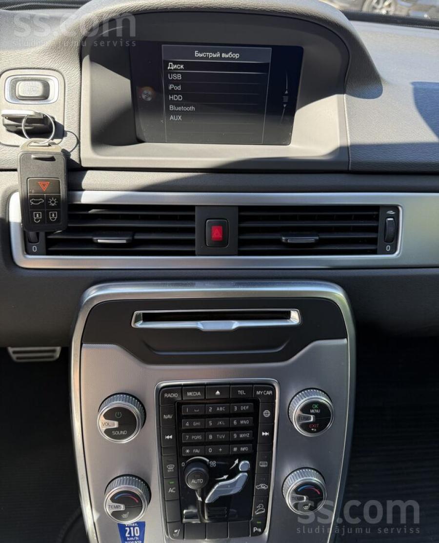 Melns Volvo XC70 2015 Rīga, ar dzinēja tilpumu 2.40 L un nobraukumu 0 tūkst. km par 12500 €, foto 12 vietnē AUTOMOTO.COM.LV