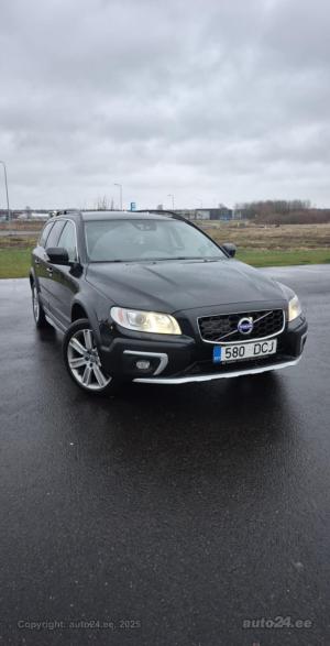 Black Volvo XC70 2016 in Tallinn, with an engine capacity of 2.40 L and mileage of 0 thousand km for 14050 €, photo 3 on AUTOMOTO.COM.LV