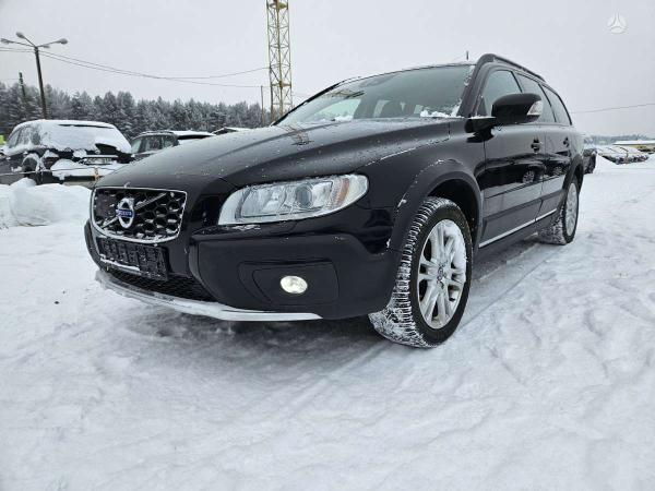 Black Volvo XC70 2016 in Vilnius, with an engine capacity of 2.40 L and mileage of 280 thousand km for 13750 €, photo 7 on AUTOMOTO.COM.LV