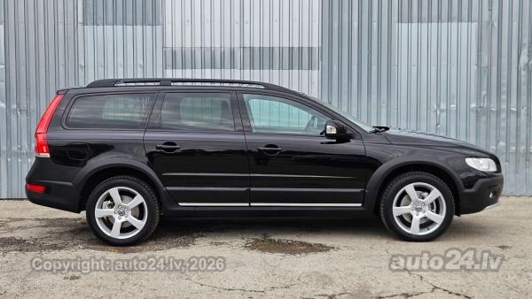 Black Volvo XC70 2016 in Tallinn, with an engine capacity of 2.00 L and mileage of 238 thousand km for 10590 €, photo 6 on AUTOMOTO.COM.LV