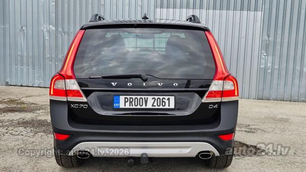 Black Volvo XC70 2016 in Tallinn, with an engine capacity of 2.00 L and mileage of 238 thousand km for 10590 €, photo 7 on AUTOMOTO.COM.LV