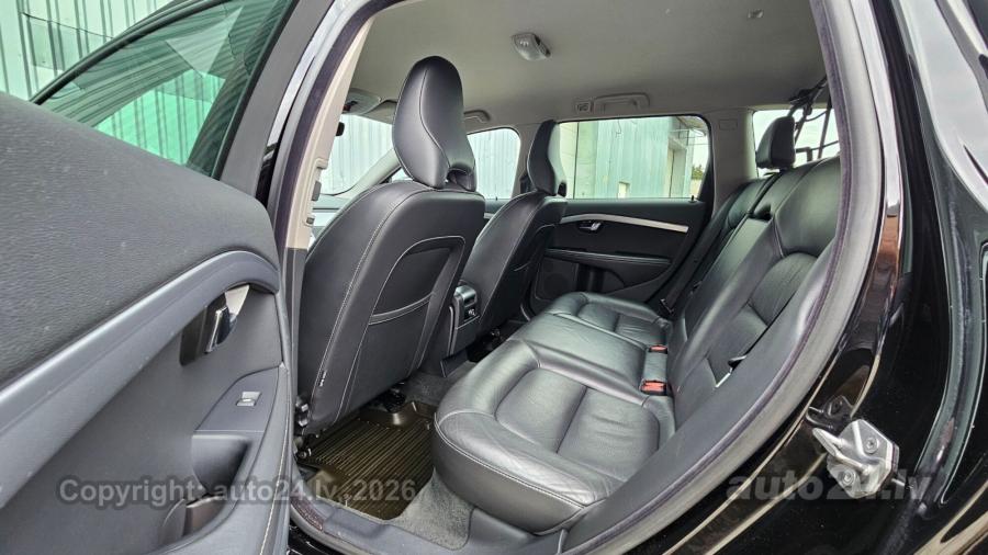 Melns Volvo XC70 2016 Tallina, ar dzinēja tilpumu 2.00 L un nobraukumu 238 tūkst. km par 10590 €, foto 14 vietnē AUTOMOTO.COM.LV