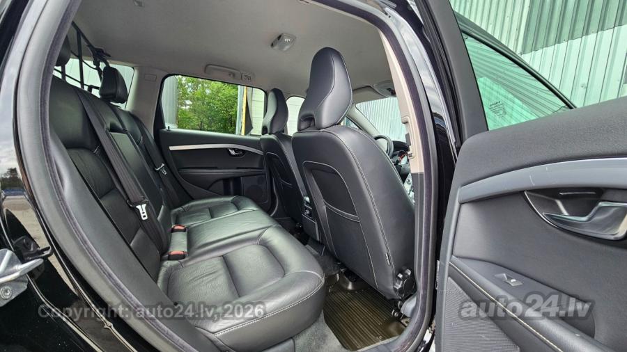 Melns Volvo XC70 2016 Tallina, ar dzinēja tilpumu 2.00 L un nobraukumu 238 tūkst. km par 10590 €, foto 15 vietnē AUTOMOTO.COM.LV