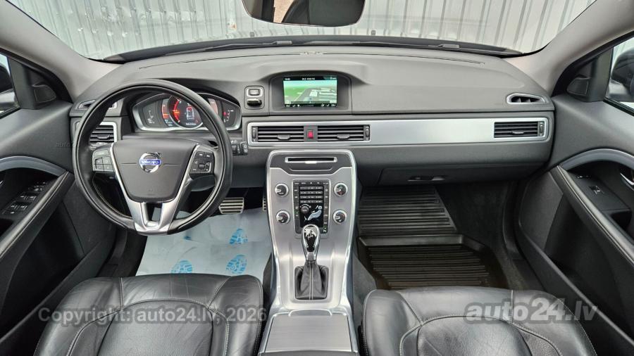 Melns Volvo XC70 2016 Tallina, ar dzinēja tilpumu 2.00 L un nobraukumu 238 tūkst. km par 10590 €, foto 16 vietnē AUTOMOTO.COM.LV
