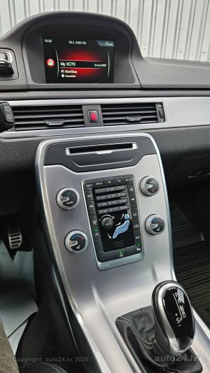 Melns Volvo XC70 2016 Tallina, ar dzinēja tilpumu 2.00 L un nobraukumu 238 tūkst. km par 10590 €, foto 17 vietnē AUTOMOTO.COM.LV