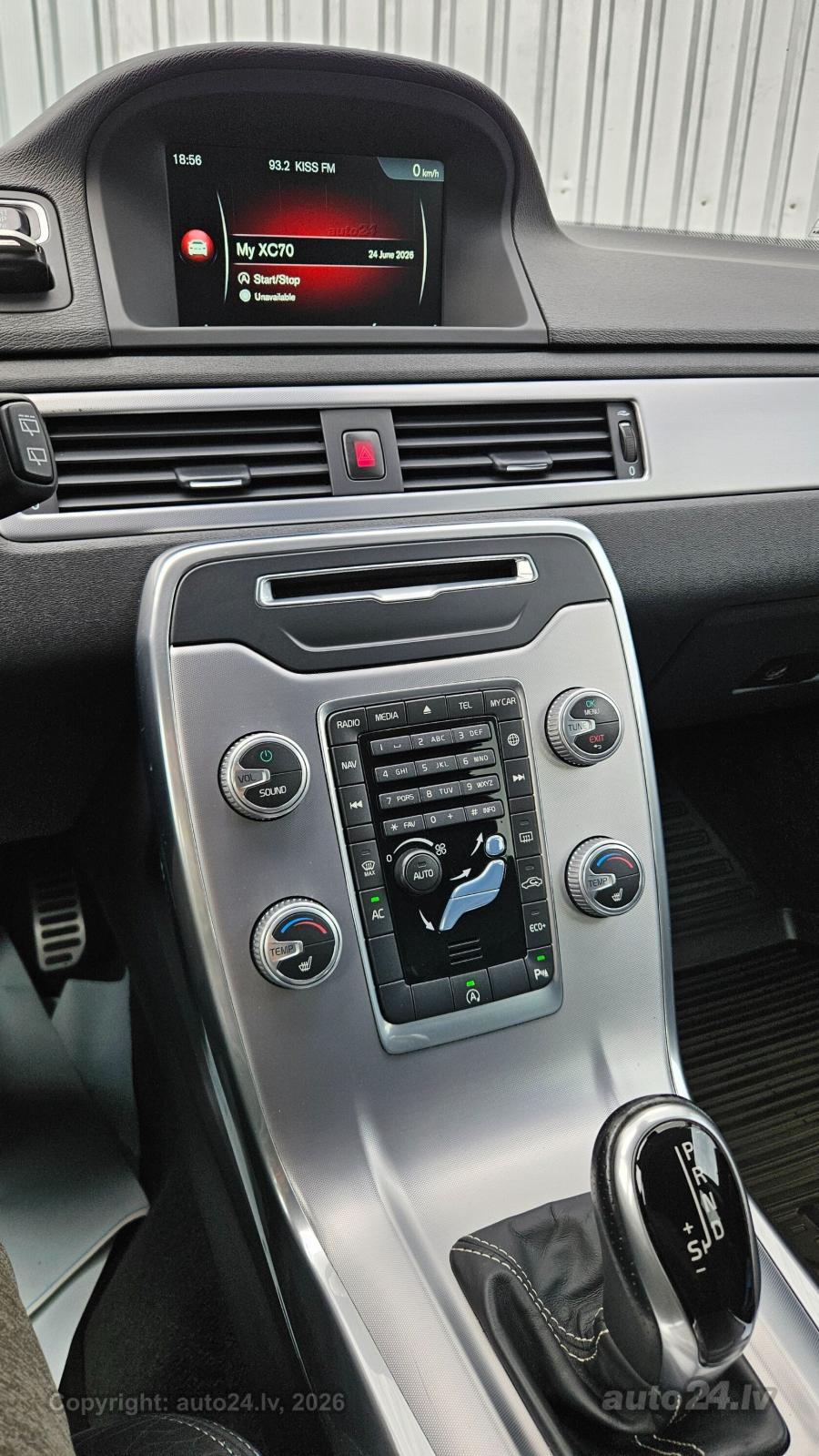 Melns Volvo XC70 2016 Tallina, ar dzinēja tilpumu 2.00 L un nobraukumu 238 tūkst. km par 10590 €, foto 17 vietnē AUTOMOTO.COM.LV