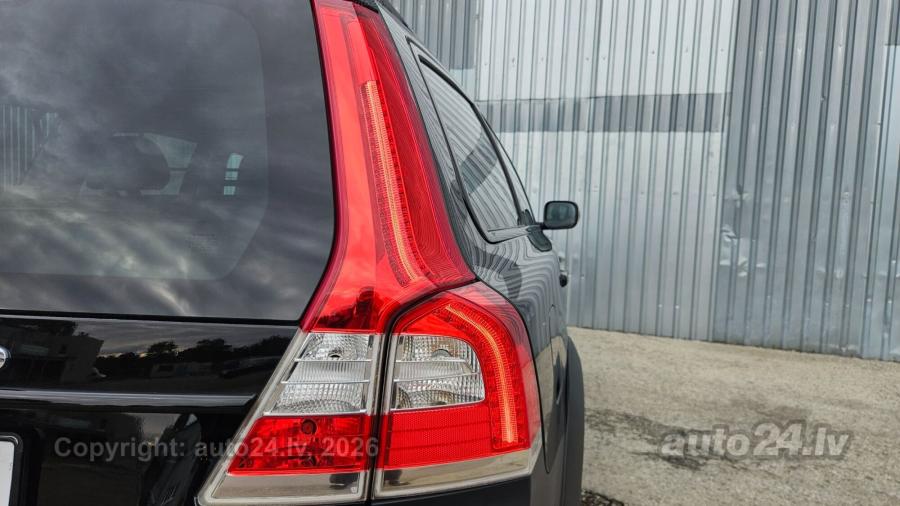Melns Volvo XC70 2016 Tallina, ar dzinēja tilpumu 2.00 L un nobraukumu 238 tūkst. km par 10590 €, foto 27 vietnē AUTOMOTO.COM.LV