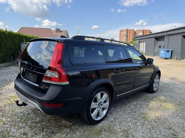 Melns Volvo XC70 2016 Alīta, ar dzinēja tilpumu 2.40 L un nobraukumu 275 tūkst. km par 14400 €, foto 4 vietnē AUTOMOTO.COM.LV