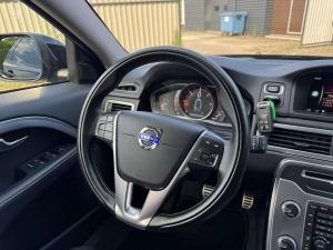 Black Volvo XC70 2016 in Alytus, with an engine capacity of 2.40 L and mileage of 275 thousand km for 14400 €, photo 12 on AUTOMOTO.COM.LV
