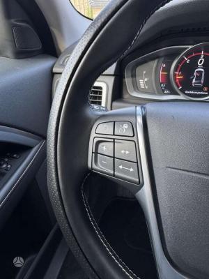 Black Volvo XC70 2016 in Alytus, with an engine capacity of 2.40 L and mileage of 275 thousand km for 14400 €, photo 21 on AUTOMOTO.COM.LV
