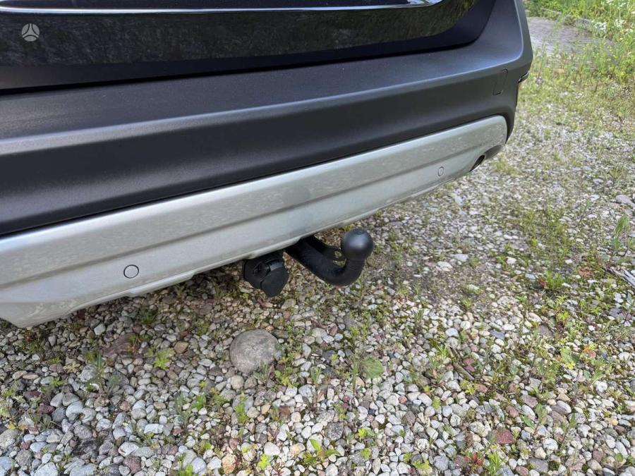 Black Volvo XC70 2016 in Alytus, with an engine capacity of 2.40 L and mileage of 275 thousand km for 14400 €, photo 32 on AUTOMOTO.COM.LV