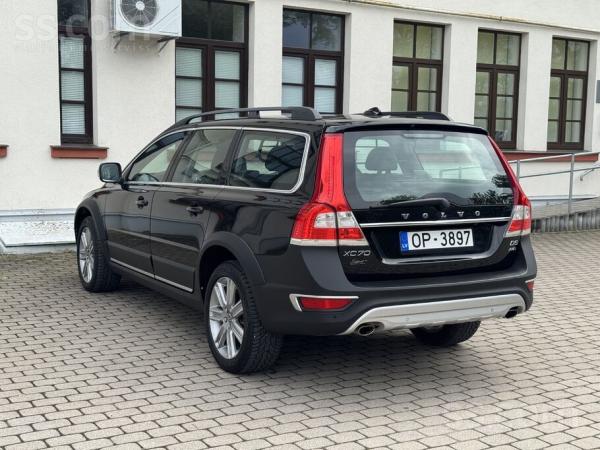 Melns Volvo XC70 2016 Jelgava, ar dzinēja tilpumu 2.40 L un nobraukumu 268 tūkst. km par 12700 €, foto 3 vietnē AUTOMOTO.COM.LV