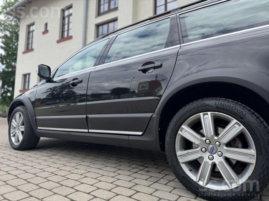 Melns Volvo XC70 2016 Jelgava, ar dzinēja tilpumu 2.40 L un nobraukumu 268 tūkst. km par 12700 €, foto 9 vietnē AUTOMOTO.COM.LV