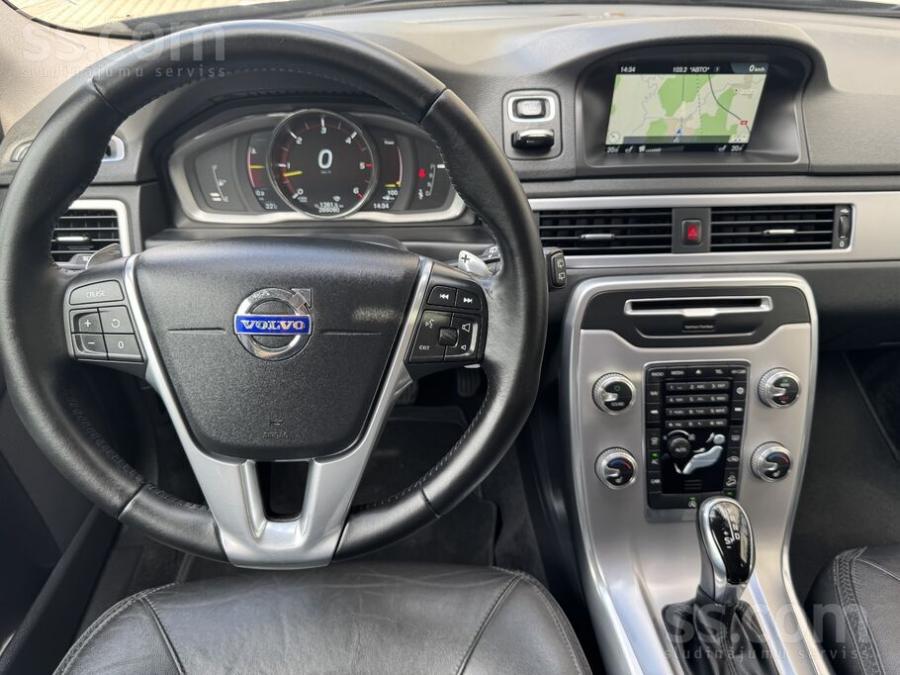 Melns Volvo XC70 2016 Jelgava, ar dzinēja tilpumu 2.40 L un nobraukumu 268 tūkst. km par 12700 €, foto 14 vietnē AUTOMOTO.COM.LV