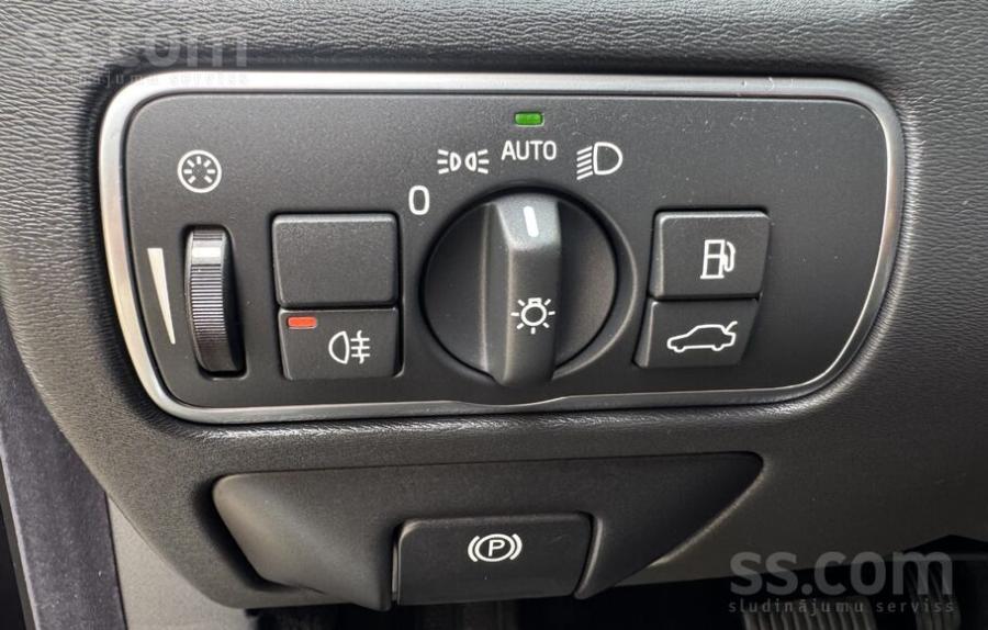 Melns Volvo XC70 2016 Jelgava, ar dzinēja tilpumu 2.40 L un nobraukumu 268 tūkst. km par 12700 €, foto 16 vietnē AUTOMOTO.COM.LV
