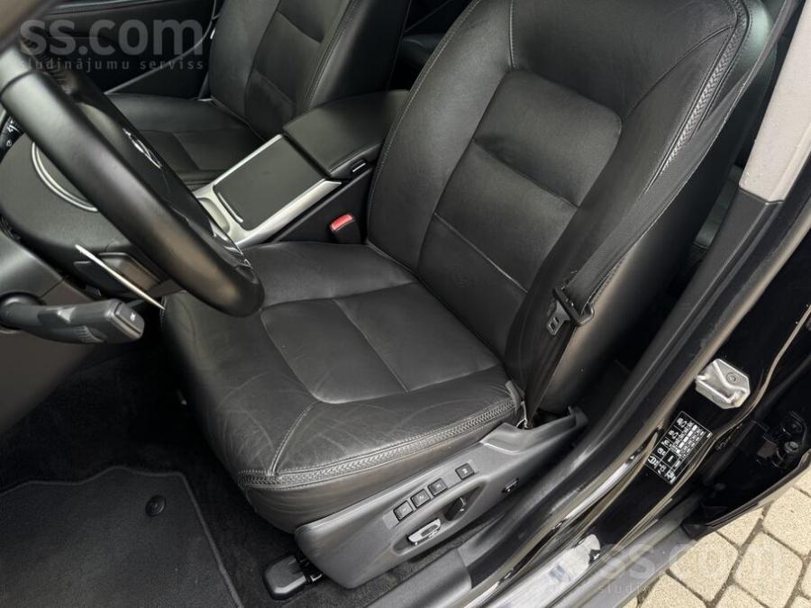Melns Volvo XC70 2016 Jelgava, ar dzinēja tilpumu 2.40 L un nobraukumu 268 tūkst. km par 12700 €, foto 18 vietnē AUTOMOTO.COM.LV