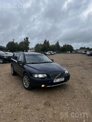Zils Volvo XC70 2001 Cēsis, ar dzinēja tilpumu 2.40 L un nobraukumu 480 tūkst. km par 2200 €, foto  vietnē AUTOMOTO.COM.LV
