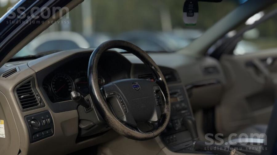 Zils Volvo XC70 2003 Jelgava, ar dzinēja tilpumu 2.40 L un nobraukumu 344 tūkst. km par 1990 €, foto 8 vietnē AUTOMOTO.COM.LV