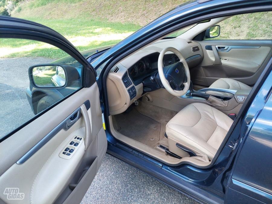 Zils Volvo XC70 2006 Viļņa, ar dzinēja tilpumu 2.40 L un nobraukumu 286 tūkst. km par 3700 €, foto 10 vietnē AUTOMOTO.COM.LV