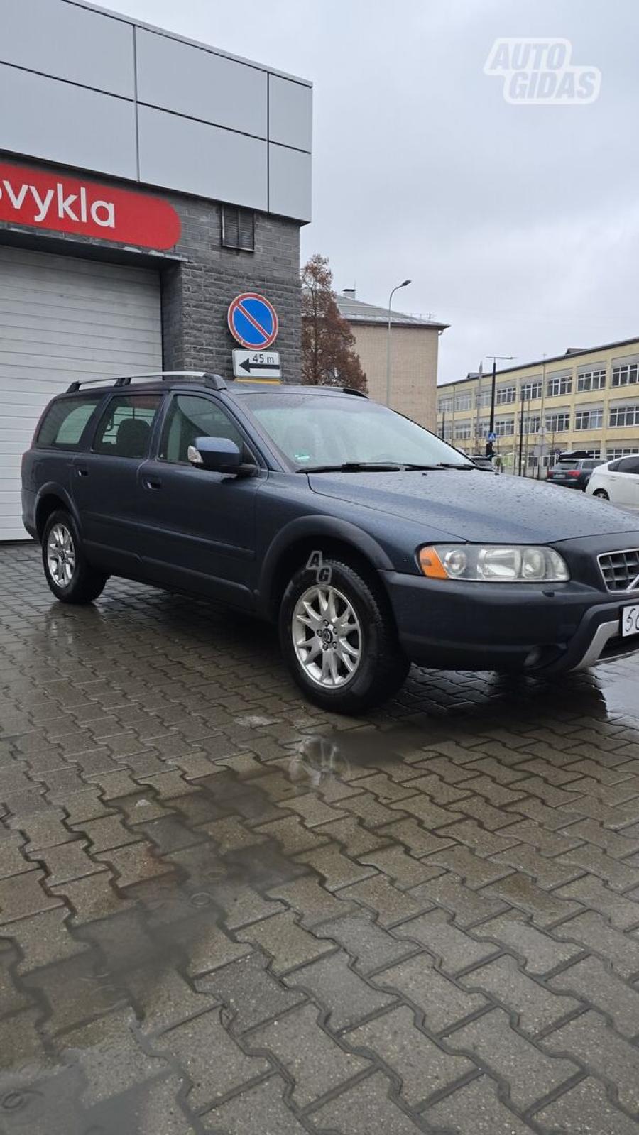 Blue Volvo XC70 2007 in Vilnius, with an engine capacity of 2.40 L and mileage of 276 thousand km for 3950 €, photo 3 on AUTOMOTO.COM.LV