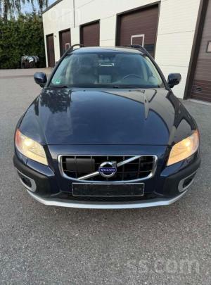 Blue Volvo XC70 2010 in Dobele, with an engine capacity of 2.40 L and mileage of 306 thousand km for 10390 €, photo 4 on AUTOMOTO.COM.LV