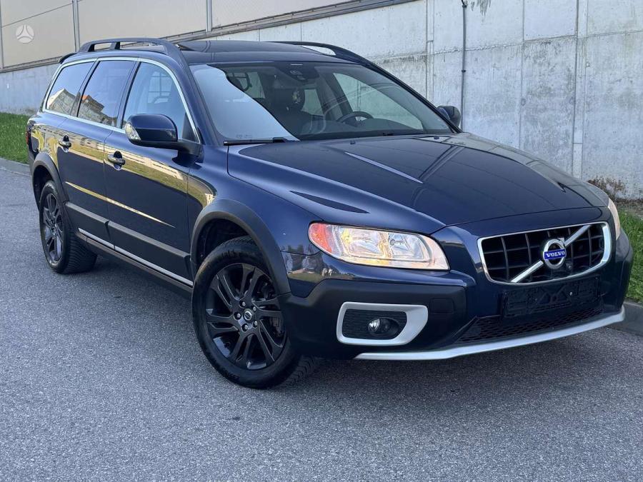 Blue Volvo XC70 2012 in Utena, with an engine capacity of 2.40 L and mileage of 200 thousand km for 10250 €, photo 3 on AUTOMOTO.COM.LV