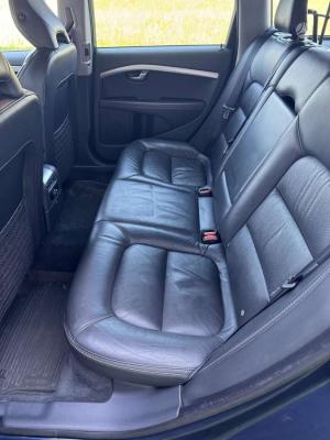 Blue Volvo XC70 2012 in Utena, with an engine capacity of 2.40 L and mileage of 200 thousand km for 10250 €, photo 11 on AUTOMOTO.COM.LV