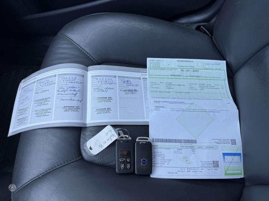 Blue Volvo XC70 2012 in Utena, with an engine capacity of 2.40 L and mileage of 200 thousand km for 10250 €, photo 20 on AUTOMOTO.COM.LV
