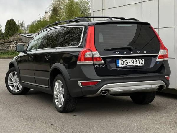 Zils Volvo XC70 2015 Rīga, ar dzinēja tilpumu 2.40 L un nobraukumu 221 tūkst. km par 11000 €, foto 3 vietnē AUTOMOTO.COM.LV