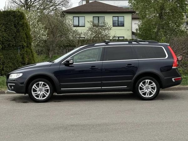 Zils Volvo XC70 2015 Rīga, ar dzinēja tilpumu 2.40 L un nobraukumu 221 tūkst. km par 11000 €, foto 5 vietnē AUTOMOTO.COM.LV