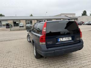 Zils Volvo XC70 2003 Cēsis, ar dzinēja tilpumu 2.40 L un nobraukumu 304 tūkst. km par 3700 €, foto 8 vietnē AUTOMOTO.COM.LV