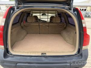 Zils Volvo XC70 2003 Cēsis, ar dzinēja tilpumu 2.40 L un nobraukumu 304 tūkst. km par 3700 €, foto 10 vietnē AUTOMOTO.COM.LV