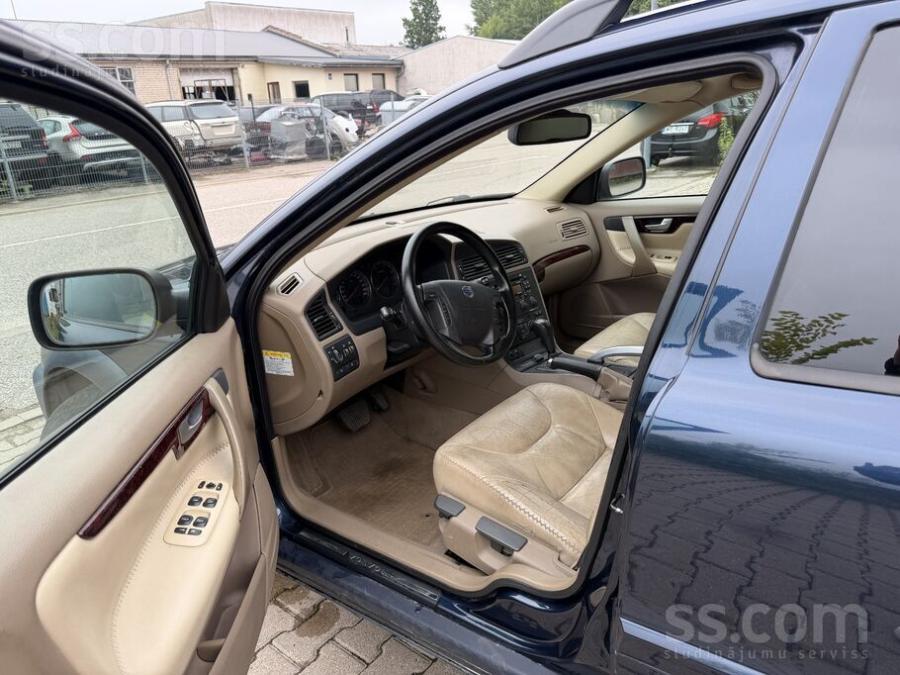 Zils Volvo XC70 2003 Cēsis, ar dzinēja tilpumu 2.40 L un nobraukumu 304 tūkst. km par 3700 €, foto 12 vietnē AUTOMOTO.COM.LV