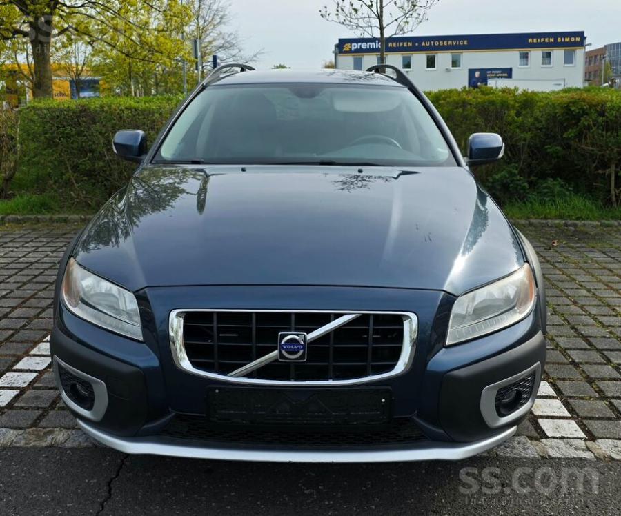 Zils Volvo XC70 2008 Jelgava, ar dzinēja tilpumu 2.40 L un nobraukumu 288 tūkst. km par 3999 €, foto 1 vietnē AUTOMOTO.COM.LV