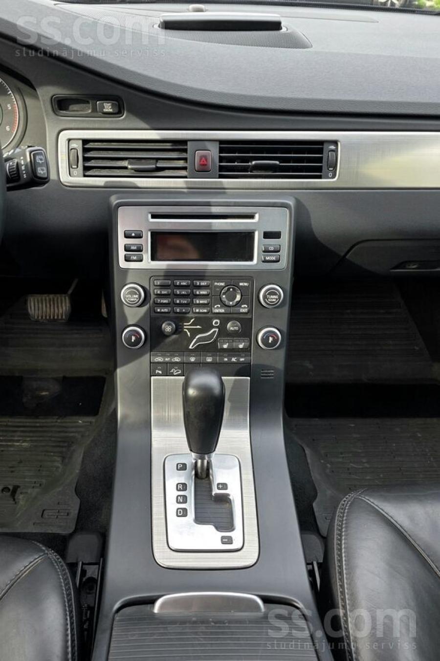 Zils Volvo XC70 2008 Jelgava, ar dzinēja tilpumu 2.40 L un nobraukumu 288 tūkst. km par 3999 €, foto 6 vietnē AUTOMOTO.COM.LV